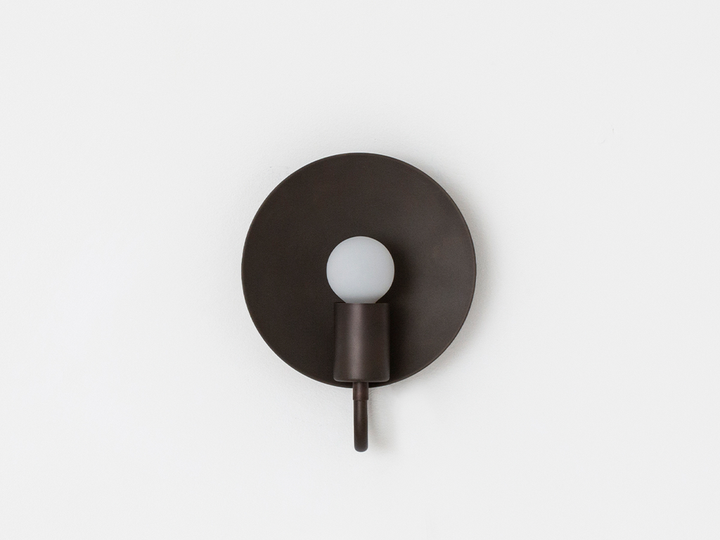 WORKSTEAD ORBIT ADA SCONCE H9" x W7" x D4" – Garde