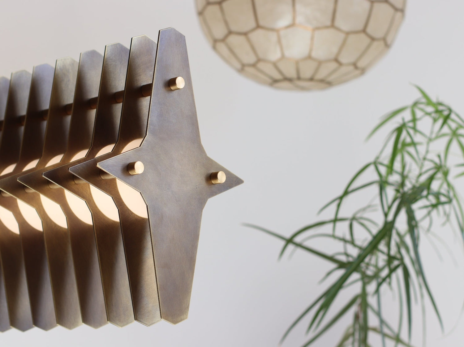 LOST PROFILE COLOSSAL 1250 PENDANT L49" x H12" x D8" – Garde