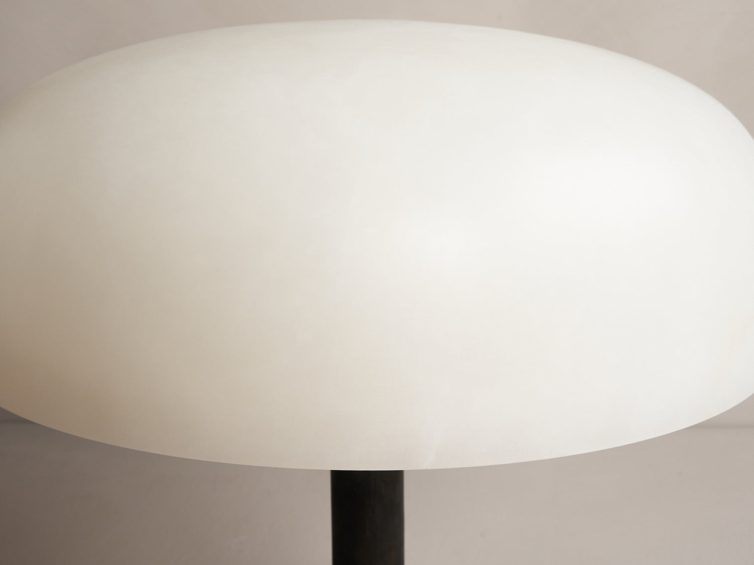 MICHAËL VERHEYDEN KUPOLI TABLE LAMP / ALABASTER | GARDE – Garde