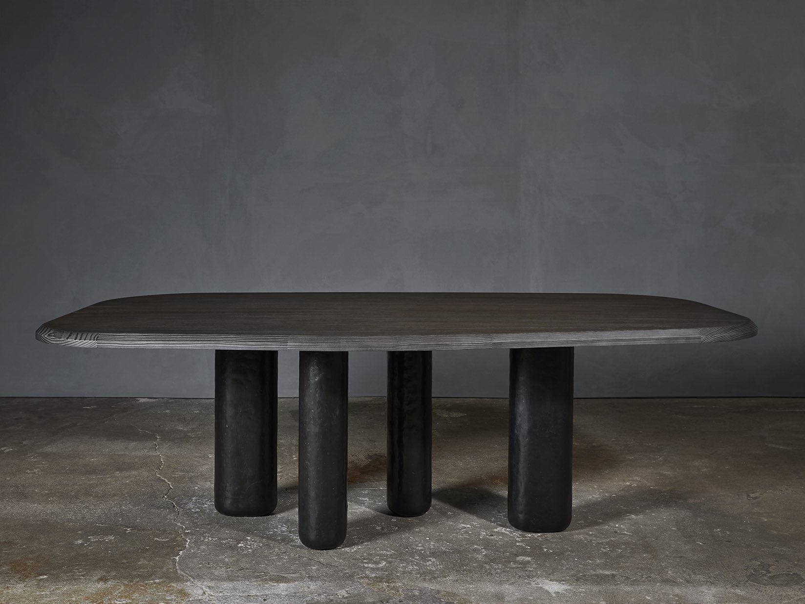 COLLECTION PARTICULIÈRE ROUGH DINING TABLE | GARDE – Garde